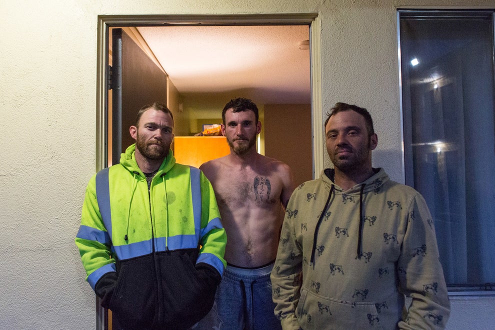 17 Photos Show What It's Like Living In A Motel After Losing Your Home
