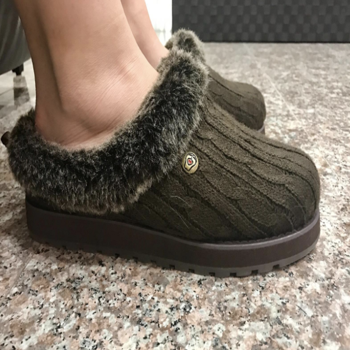 28 Cozy Slippers To Keep Your Toes Warm 'N Toasty