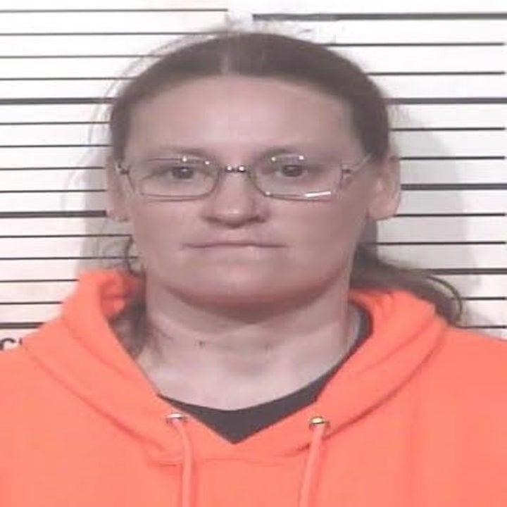 facebook-photo-posted-by-olive-garden-waitress-led-to-child-abuse-arrests