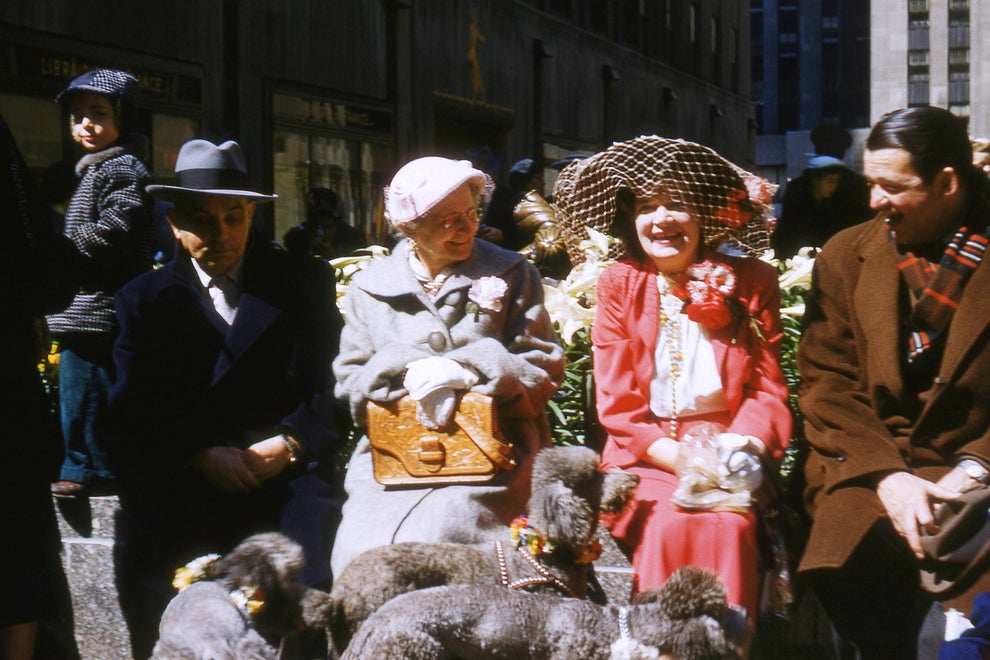 These Rare Color Pictures Show How People Dressed For Easter In The ’50s