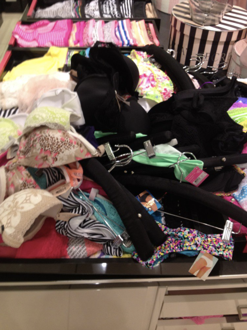 17 People Who Deserve To Be Banned From Every Store Ever