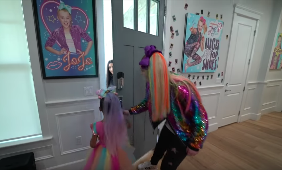 Here's What JoJo Siwa's House Actually Looks Like