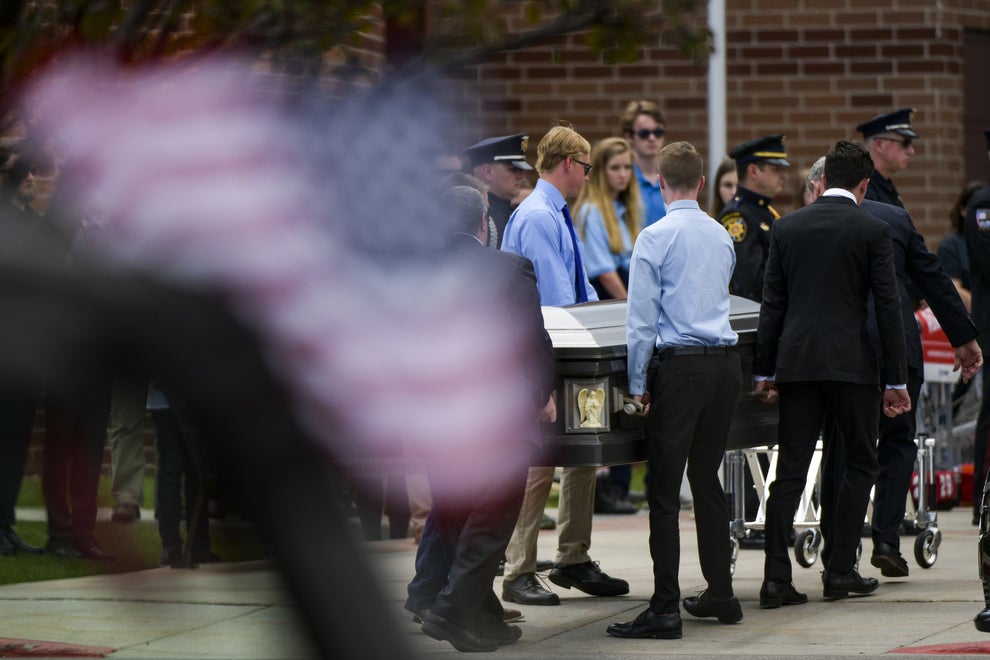Seniors Graduating After School Mass Shootings Struggle With Lack Of ...