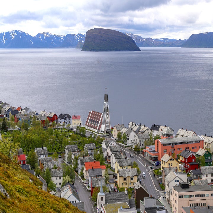 13 Midnight Sun Locations That You'll Want To Travel To Immediately