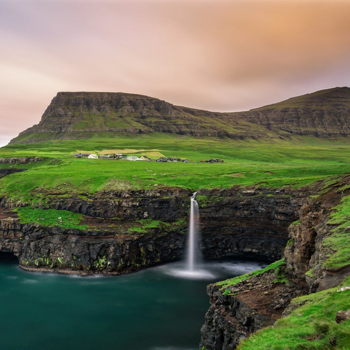 13 Midnight Sun Locations That You'll Want To Travel To Immediately