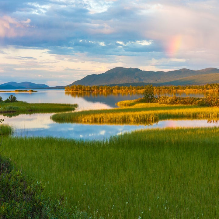 13 Midnight Sun Locations That You'll Want To Travel To Immediately