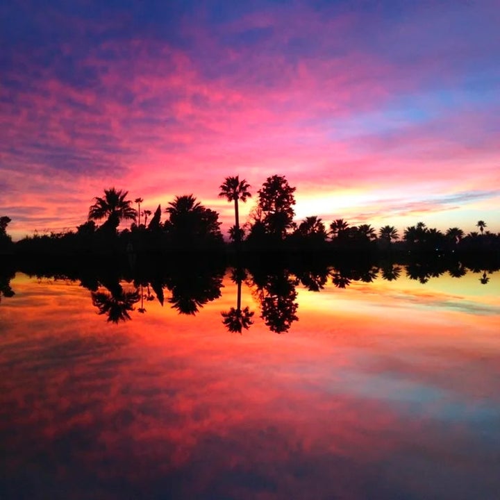 14 Sunsets That Are Beautiful But Also Look Like Something Completely ...