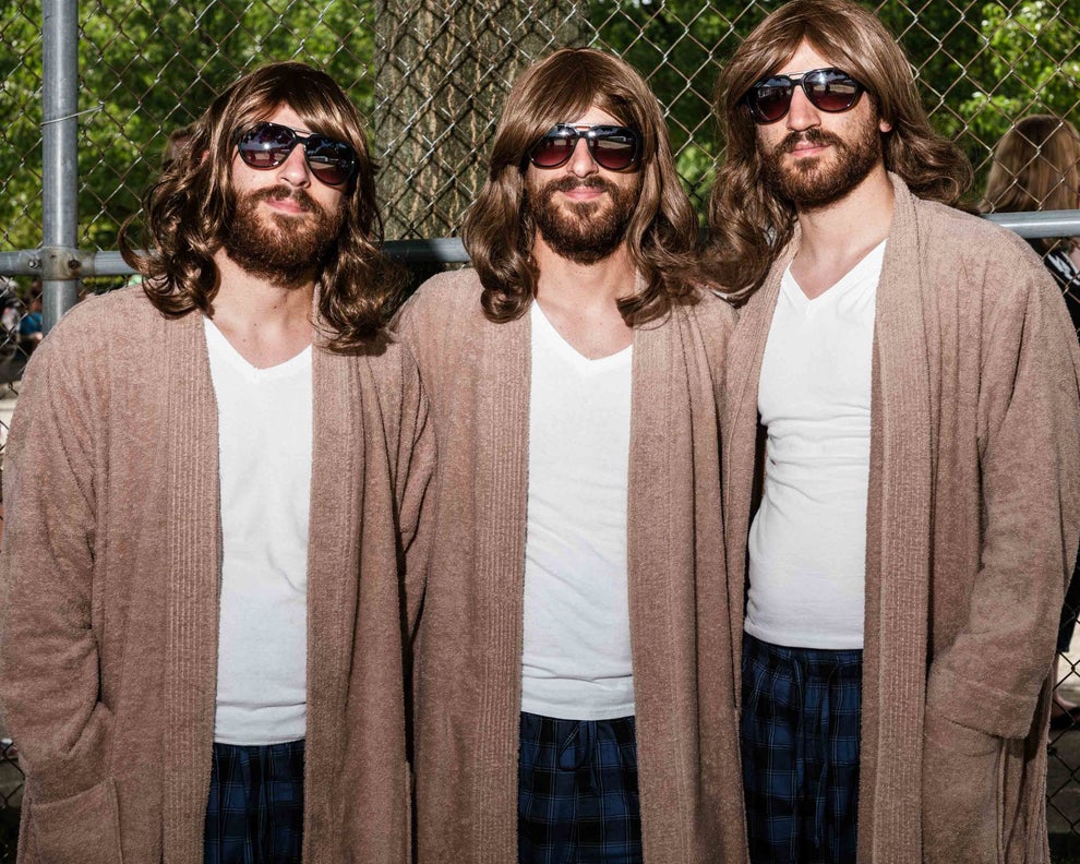 24 Pictures That Perfectly Capture The Special Bonds Of Twins