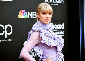 Taylor Swift Lyric Vs. Famous Poem: Can You Tell The Difference?