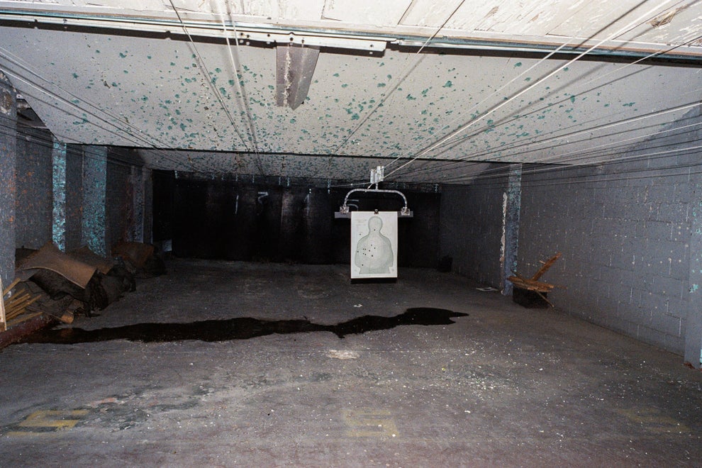 19 Pictures From Inside New York City’s Underground Gun Club