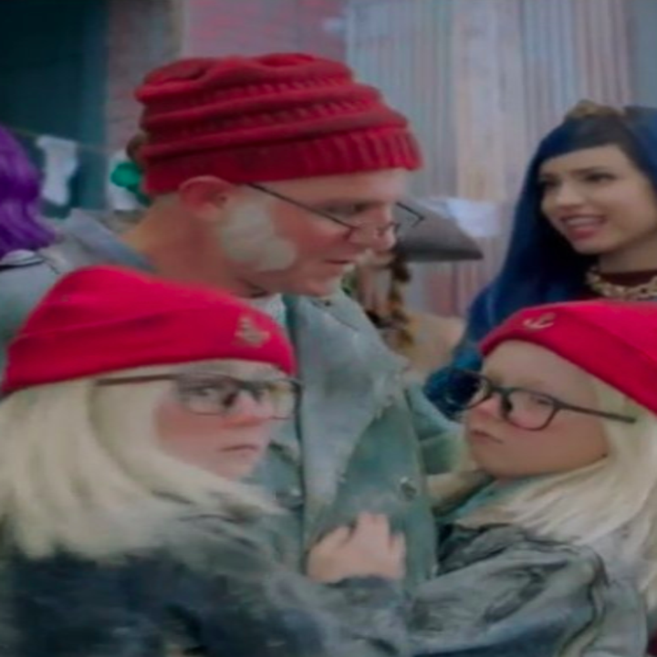 Here's What Disney Characters Look Like In "Descendants" Movies Vs ...