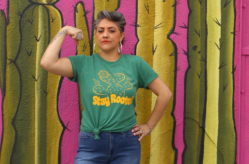21 Absolutely Perfect T-Shirts To Share With All Your Comadres