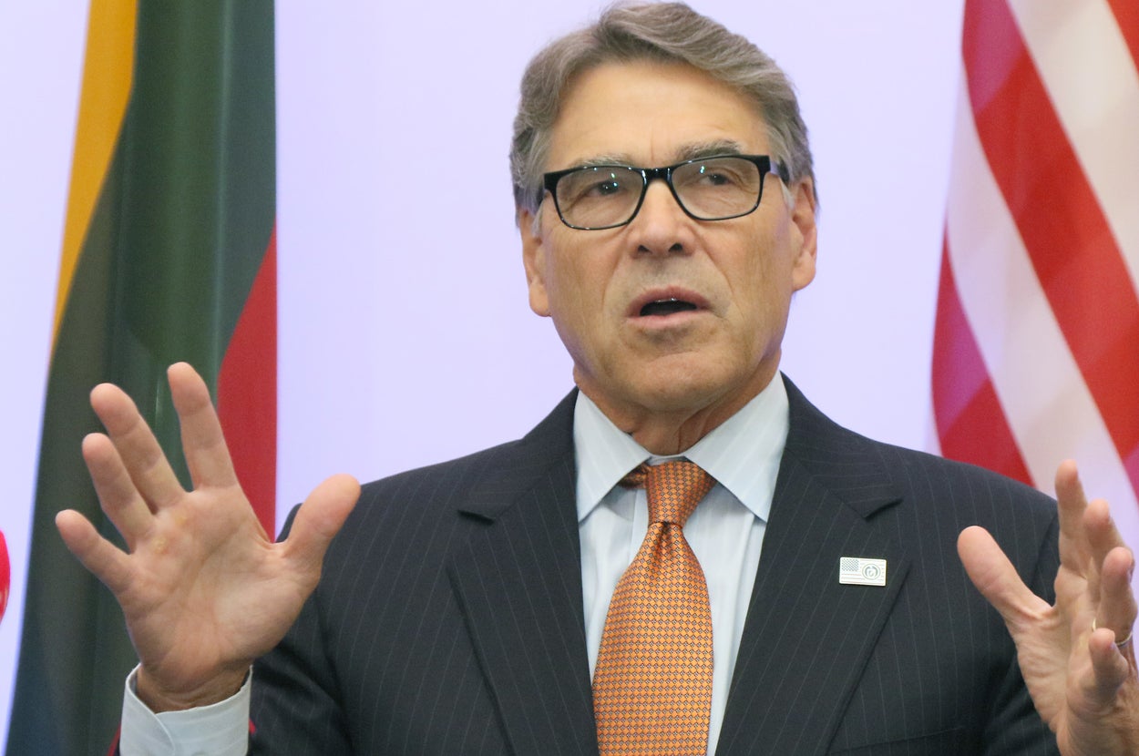 Rick Perry Resigns As Trump Energy Secretary