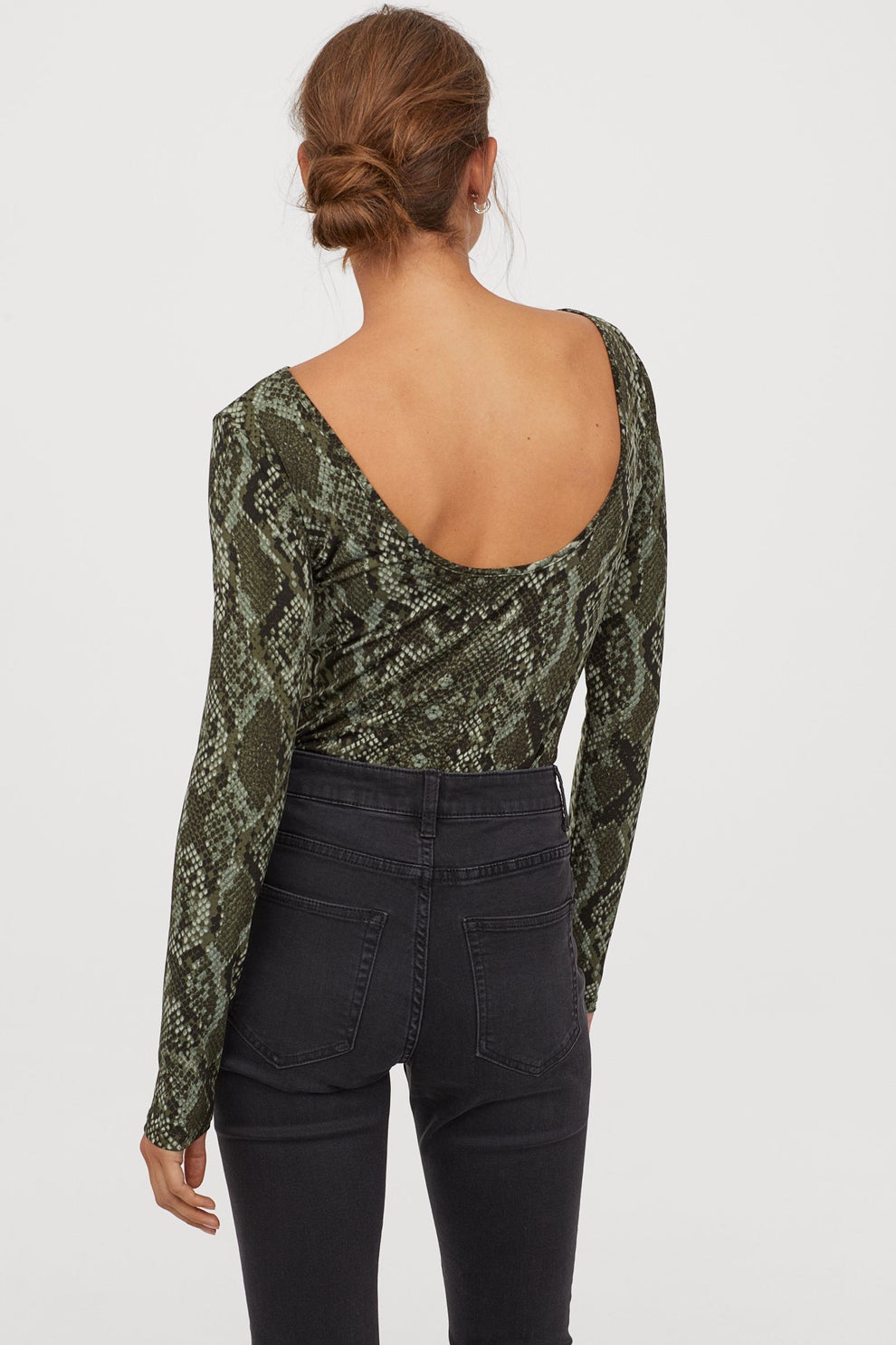29 Gorgeous Pieces Of Clothing That Look Even Better From Behind