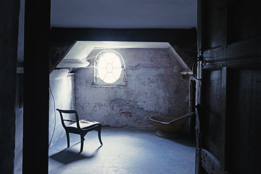 23 Haunted Photos That Will Scare The Living Hell Out Of You