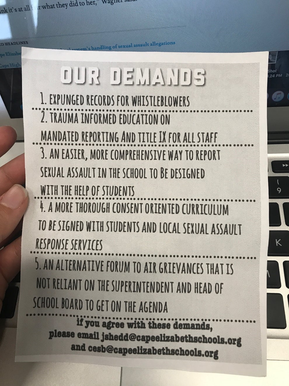 High School Girl Suspended For Bullying Over Bathroom Sticky Notes ...