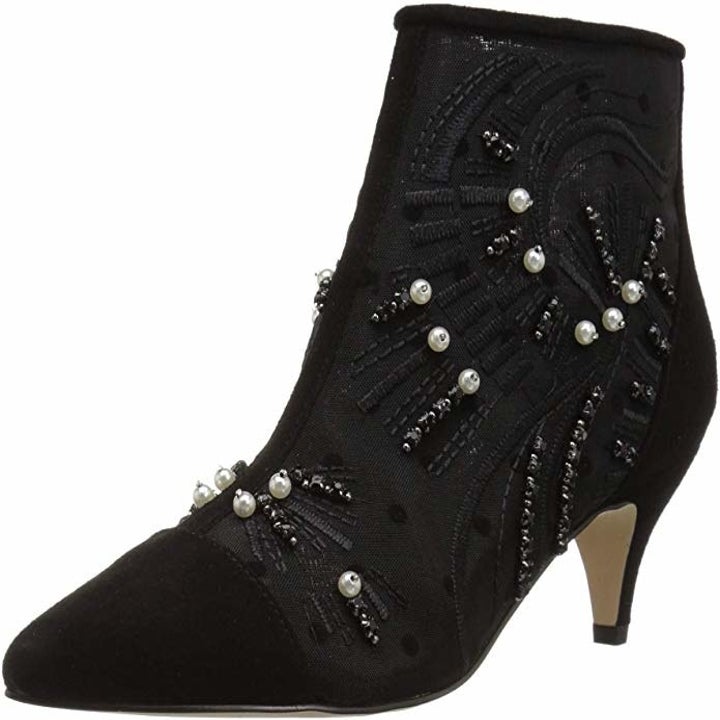 29 Comfortable And Cute Boots To Invest In This Fall