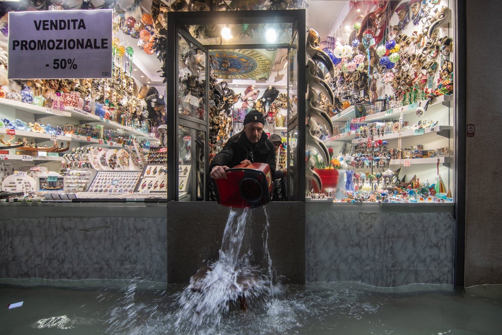 Photos Of Venice Show The City Submerged After Its Worst Flood Tide In ...