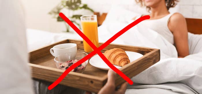 Eating In Bed Is The Best And If You Don't Think So, You're Wrong