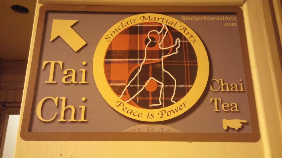 17 Funny Shops That Deserve A Freakin' Medal