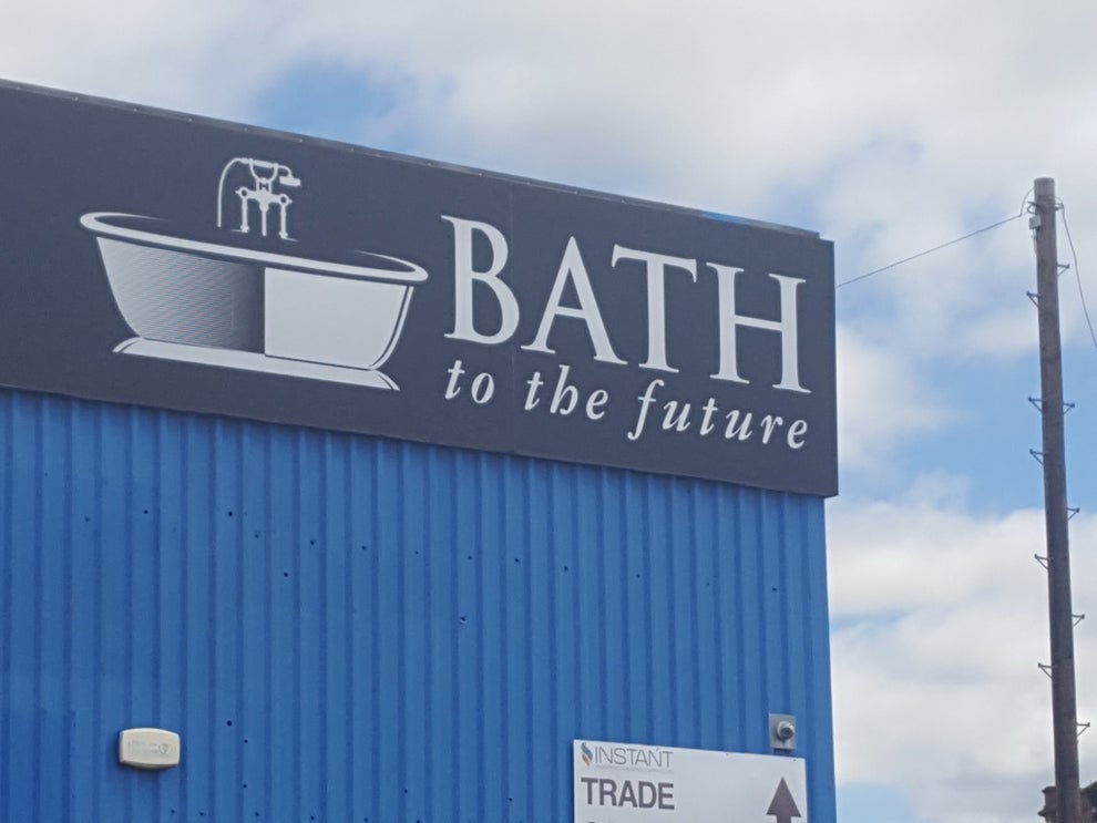 17 Funny Shops That Deserve A Freakin' Medal