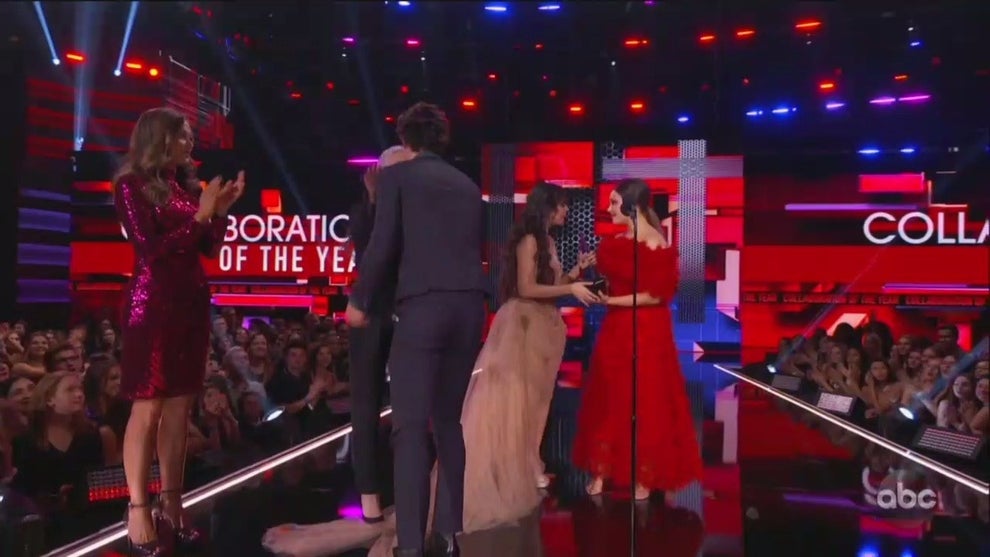 12 Super Awkward Moments From The 2019 American Music Awards