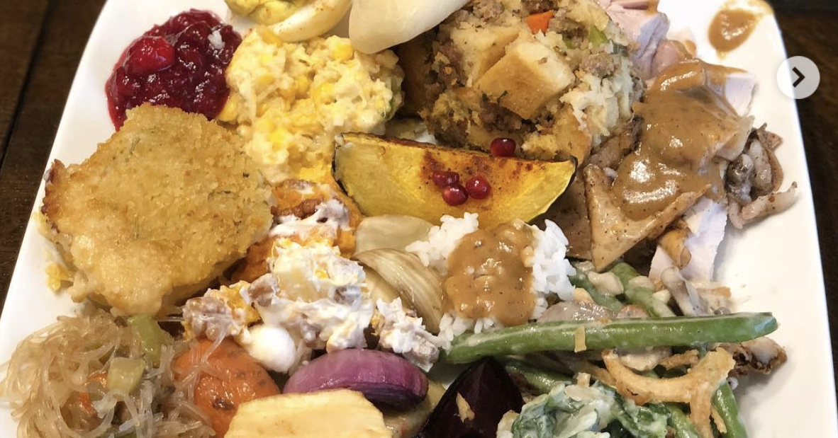We Know Who Secretly Hates Your Cooking Based On The Thanksgiving Plate ...