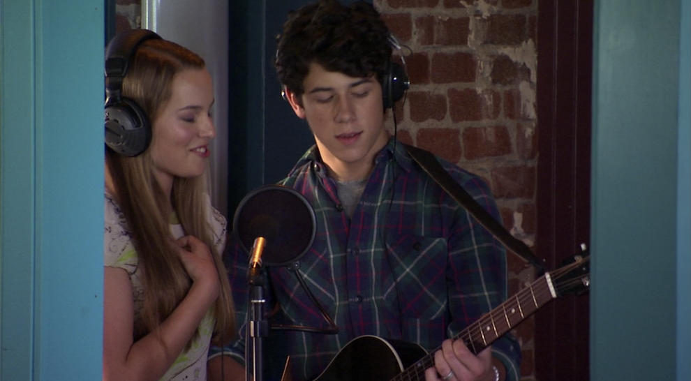 I Rewatched The First Episode Of The Jonas Brothers Sitcom And Here's ...