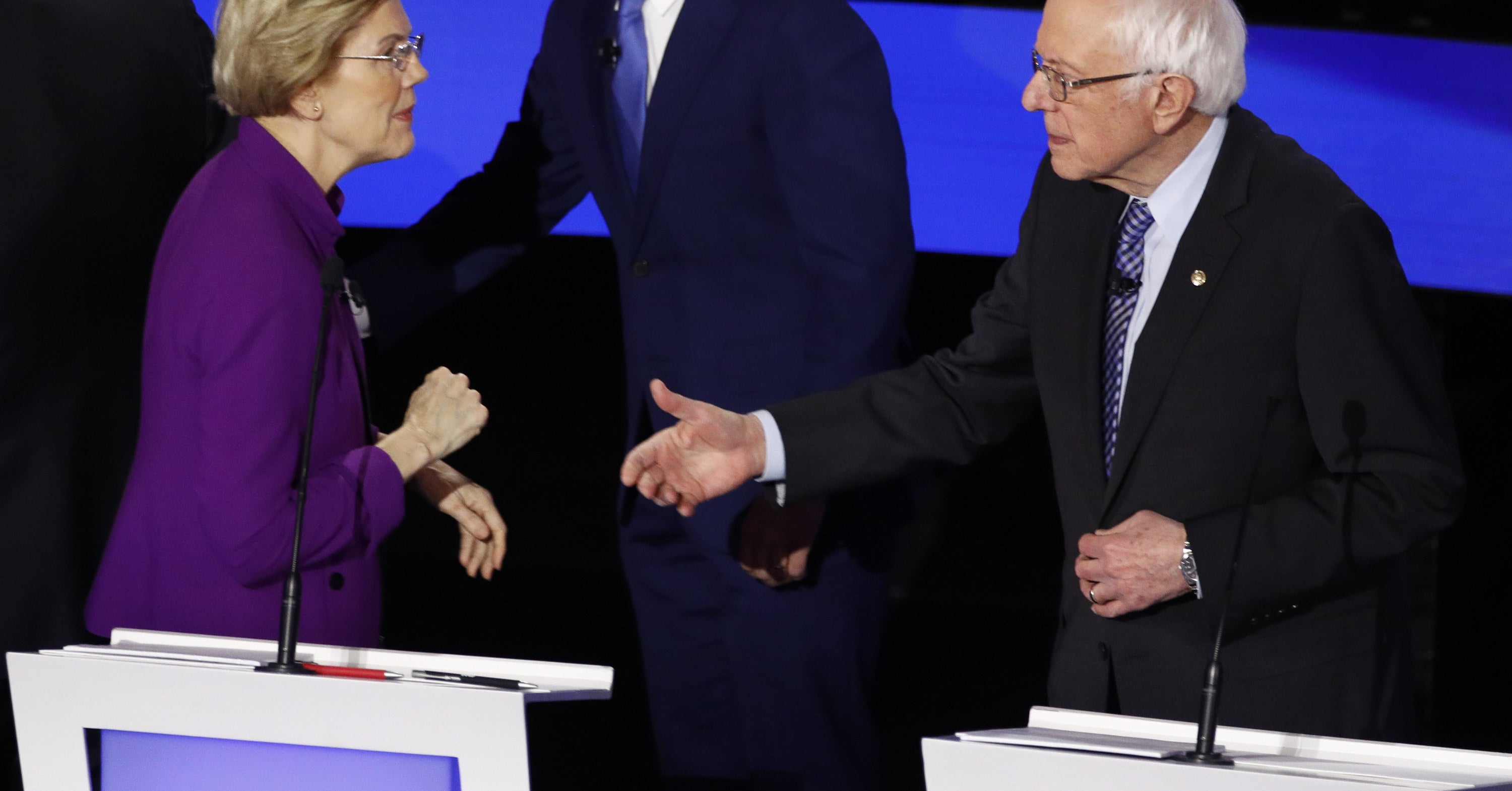 Elizabeth Warren And Bernie Sanders Seemed To De-Escalate In The Debate ...