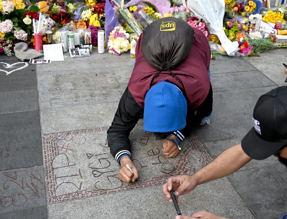 Kobe Bryant Death: Pictures Show Fans In Mourning