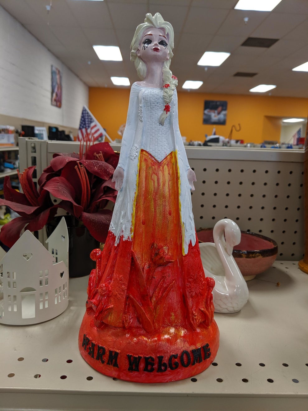 17 Garage Sale Finds That Are Equally Weird And Funny