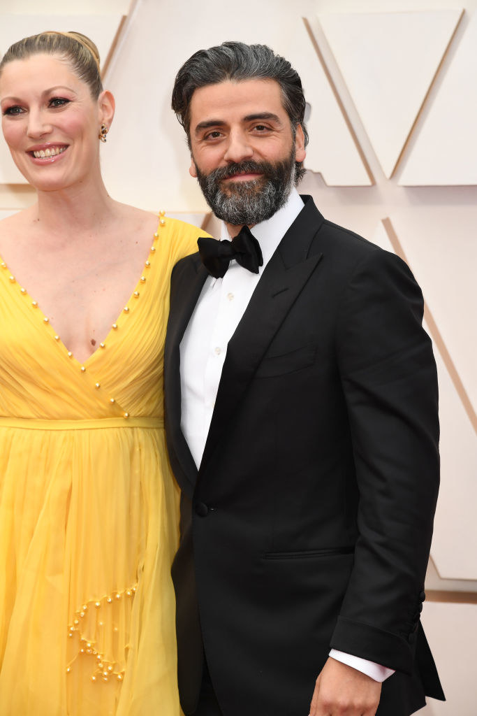 Oscar Isaac's Salt-And-Pepper Look At The Oscars Was The Real Winner Of ...