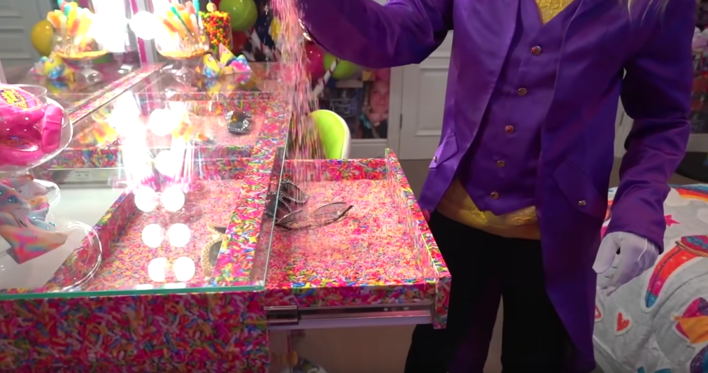 JoJo Siwa Gave A Tour Of Her New Bedroom And Now I Feel Like I Have 4 ...