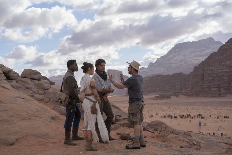 STAR WARS: Rey Explores The Underwater Ruins Of The Death Star In New ...