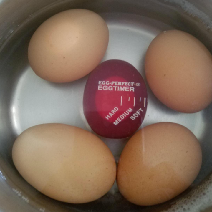 Just 17 Products For Anyone Who Loves To Eat Eggs