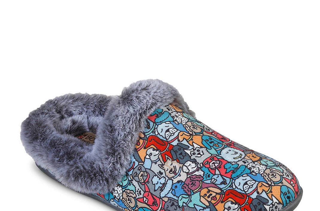 29 Super Cute Pajamas And Slippers To Brighten Your Stay-At-Home Days