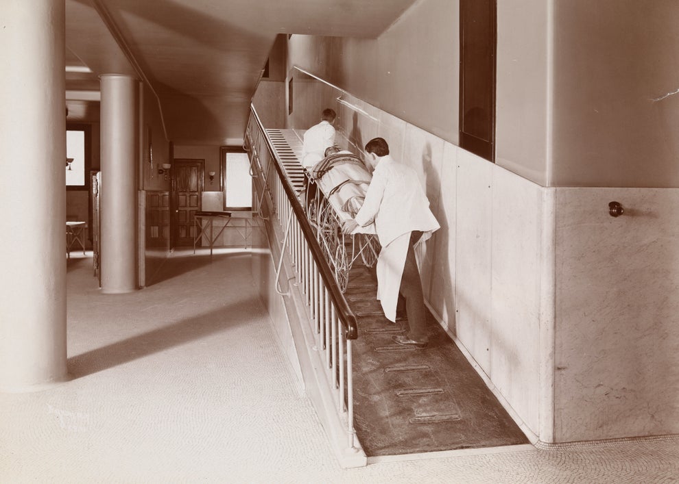 These Fascinating Pictures Show The History Of New York City Hospitals