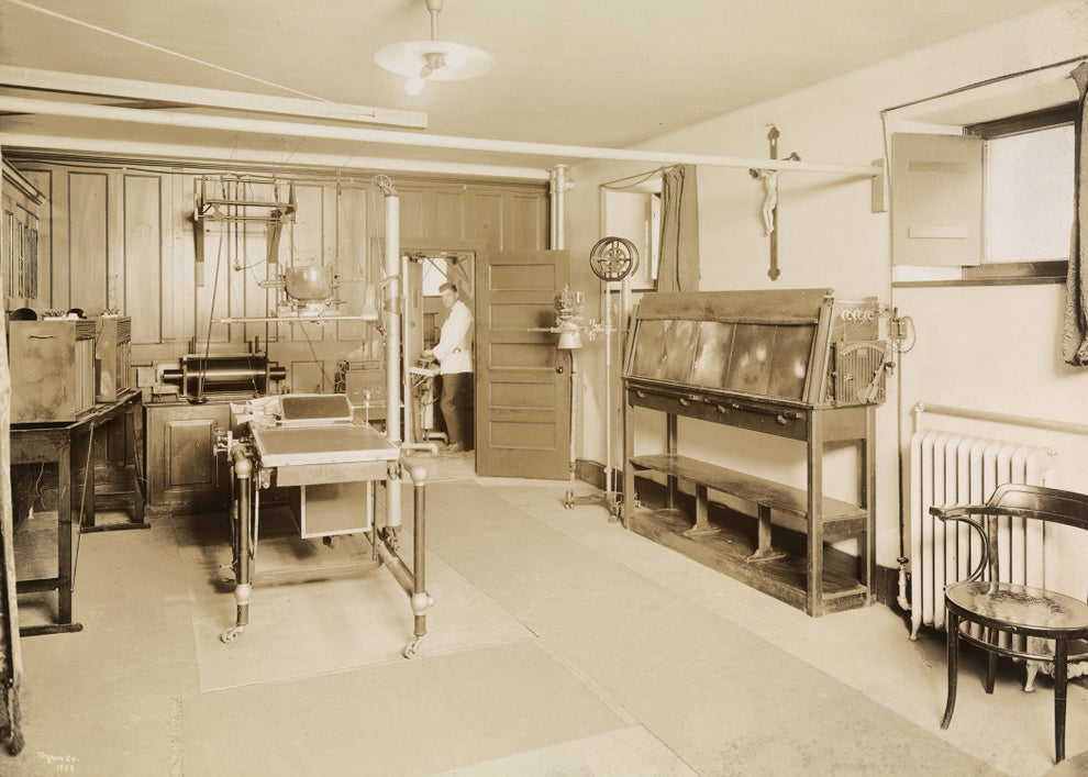 These Fascinating Pictures Show The History Of New York City Hospitals