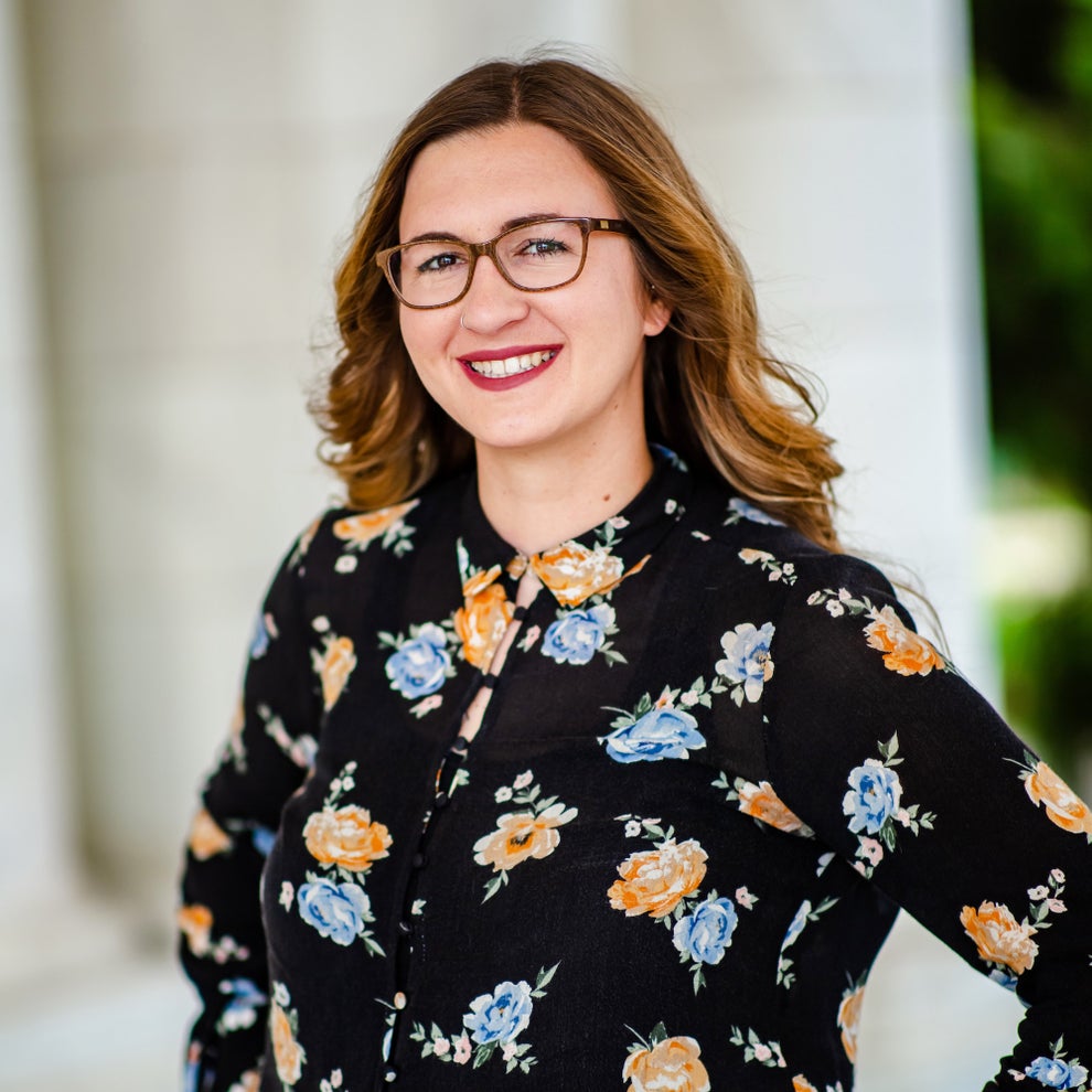 The Photographer Who Took The Viral Photos Of People In Scrubs Blocking ...