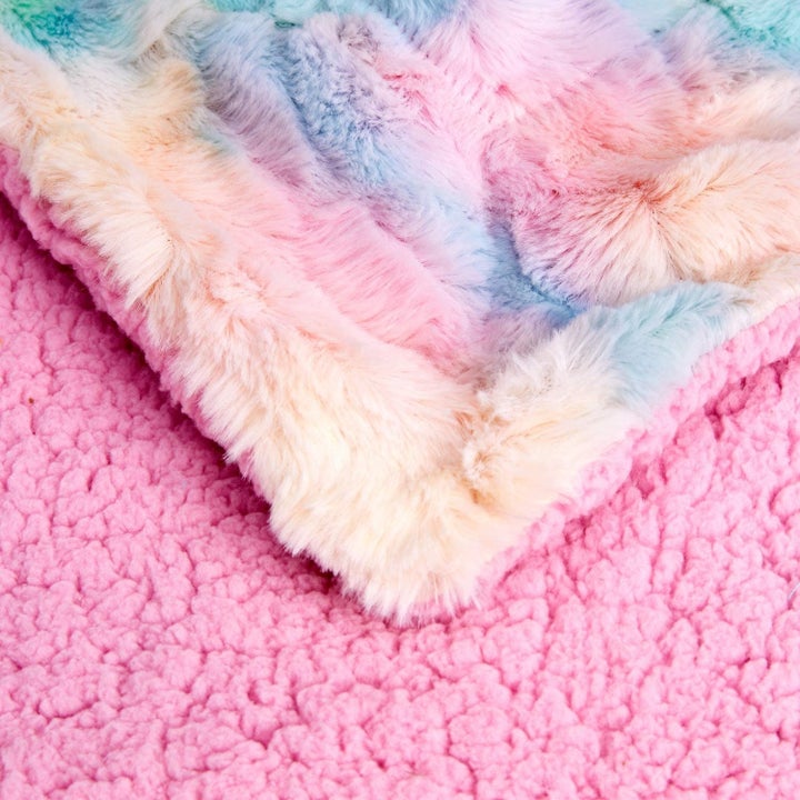 33 Ridiculously Pretty Things For Anyone Who Loves Pastel Tie-Dye