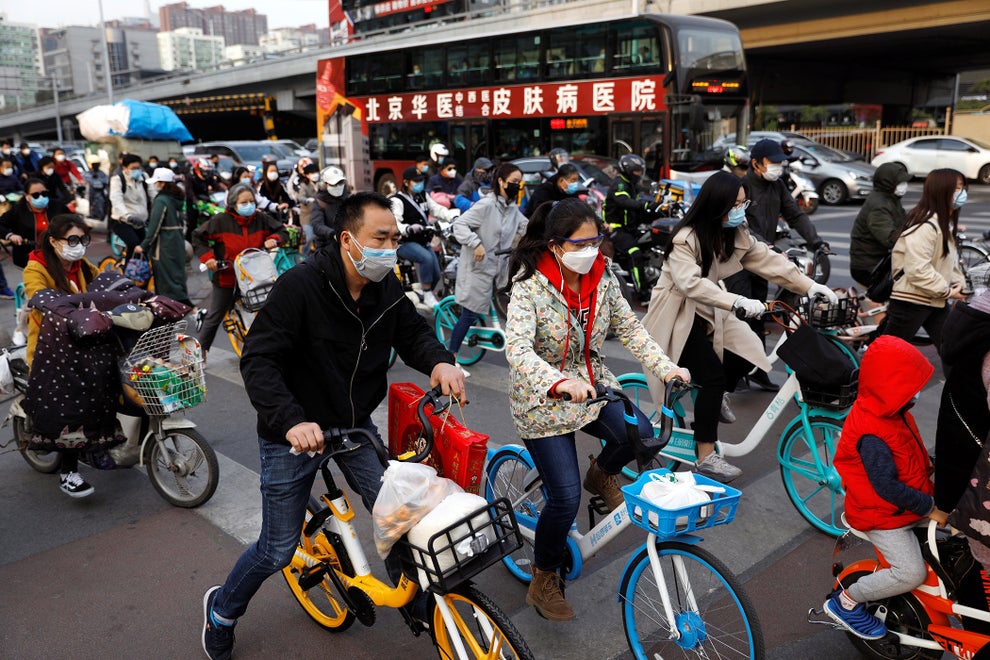 Thousands Of People Crowded Public Spaces After China's Quarantine Ended