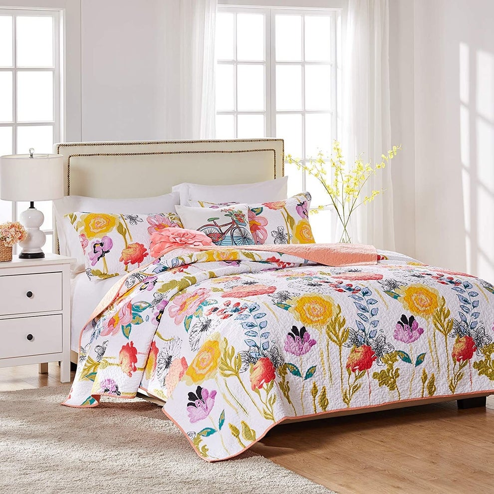 Just 28 Unique Bedding Sets That'll Spruce Up Your Room