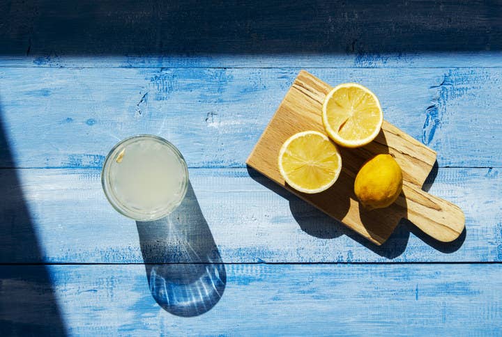 squeeze lemon juice hack