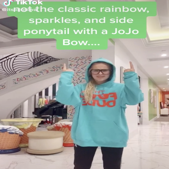 JoJo Siwa Removes Iconic Bow And Ponytail In New TikTok Video ...