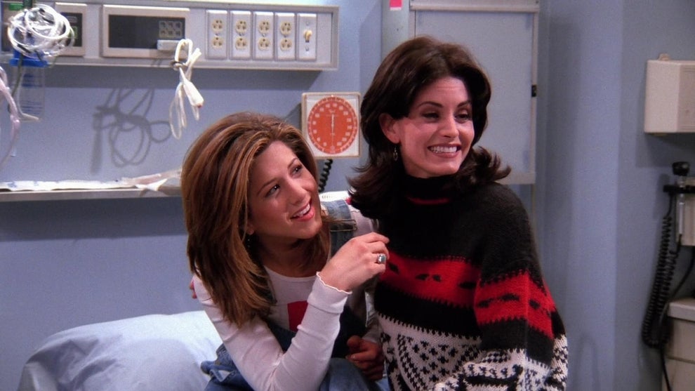 Iconic '90s Outfits From 'Friends' That Are Still Cool Now