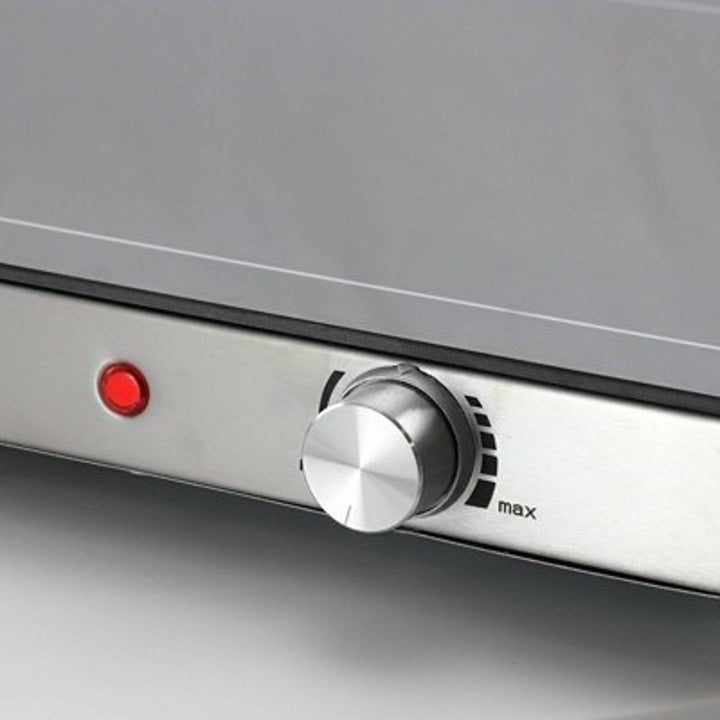 22 Things For Anyone Cooking In A Hot Kitchen