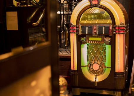 Decorate An Apartment To Learn Which City You Belong In