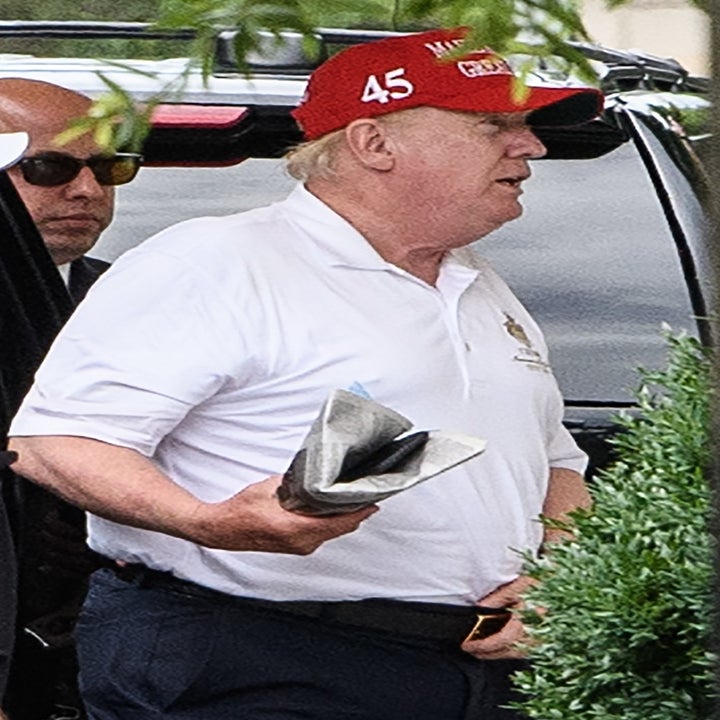 "Fat" Viral Donald Trump Photo Is Photoshopped