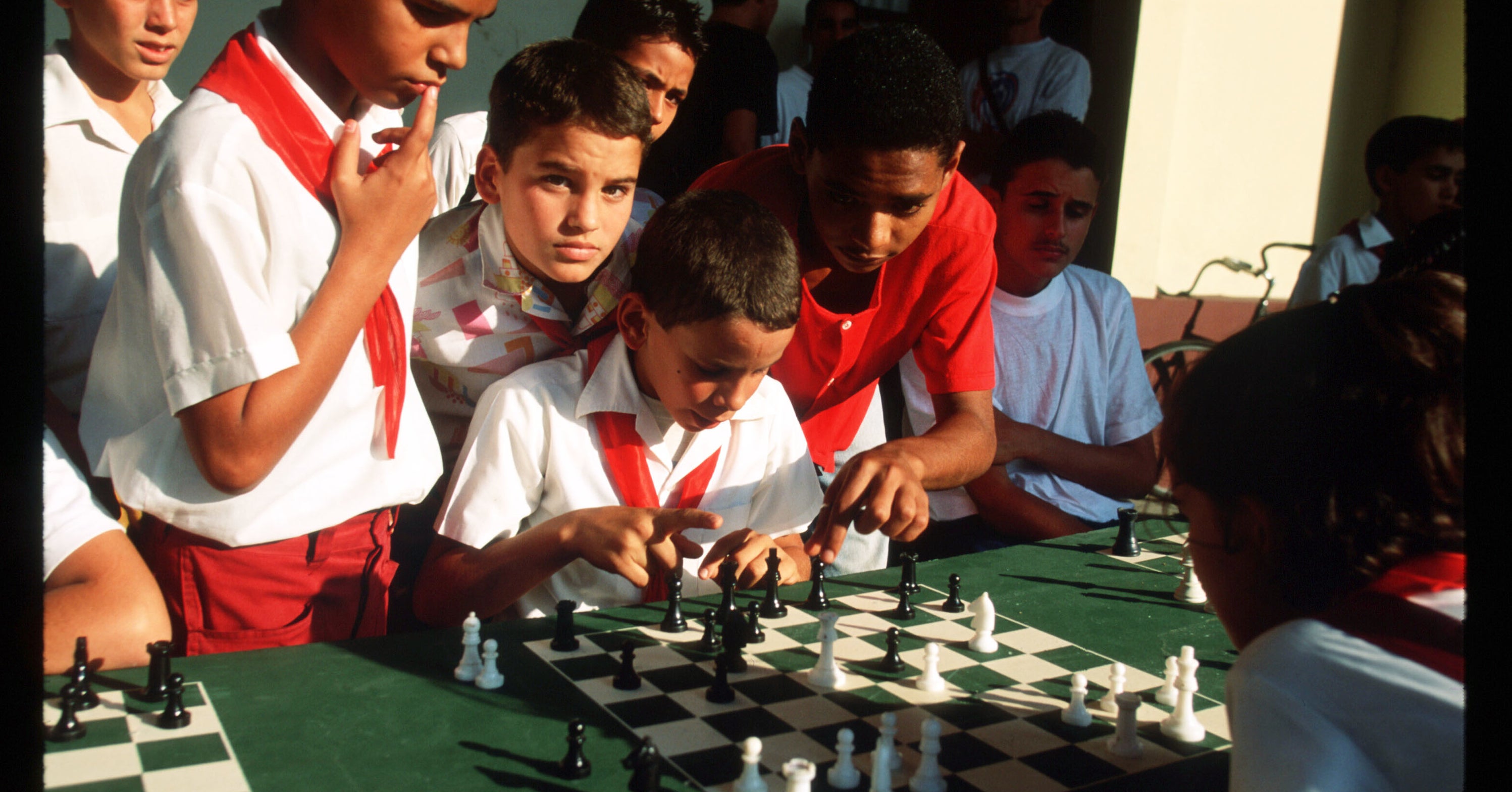 22 Historical Photos Of People Playing Chess