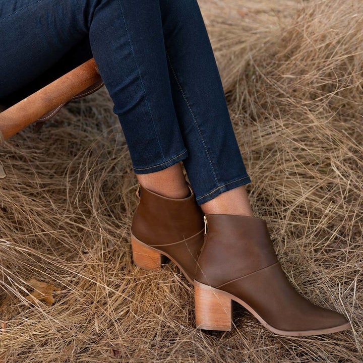 33 Stylish Cold-Weather Shoes For The Winter 2021